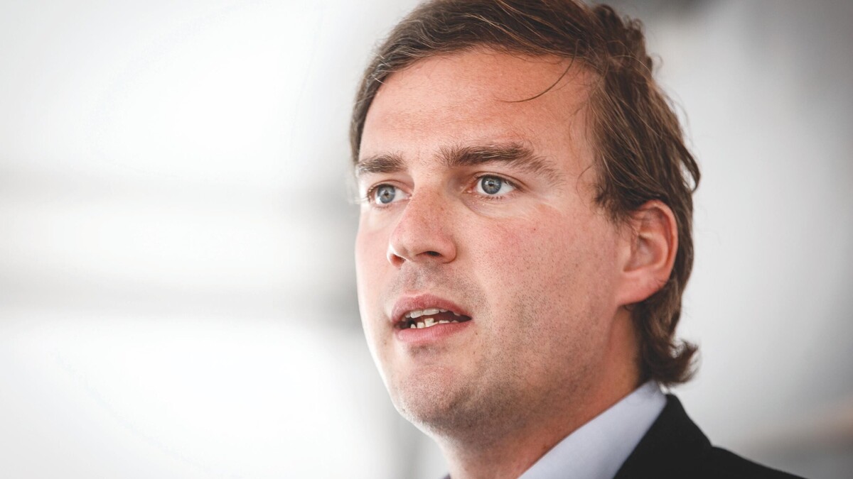 Burgemeester Mathias De Clercq (Open VLD) voert geheime gesprekken met Vooruit en CD&V in strijd ...